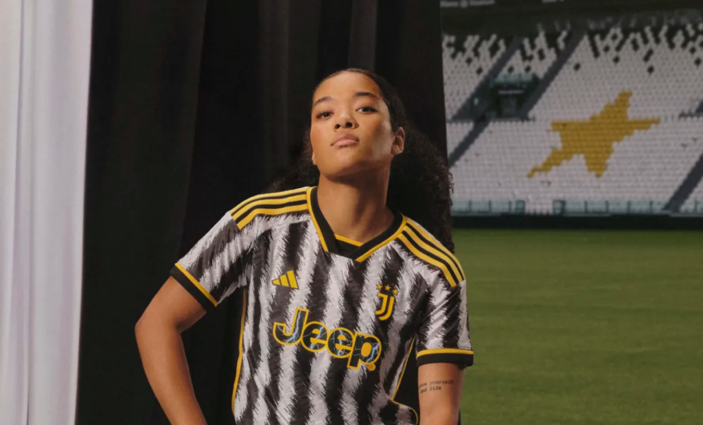 La Juve presenta la nuova maglia Home: un omaggio alla zebra