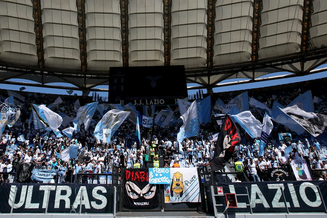 Lazio, presunte pressioni dagli ultras: ascoltati quattro calciatori