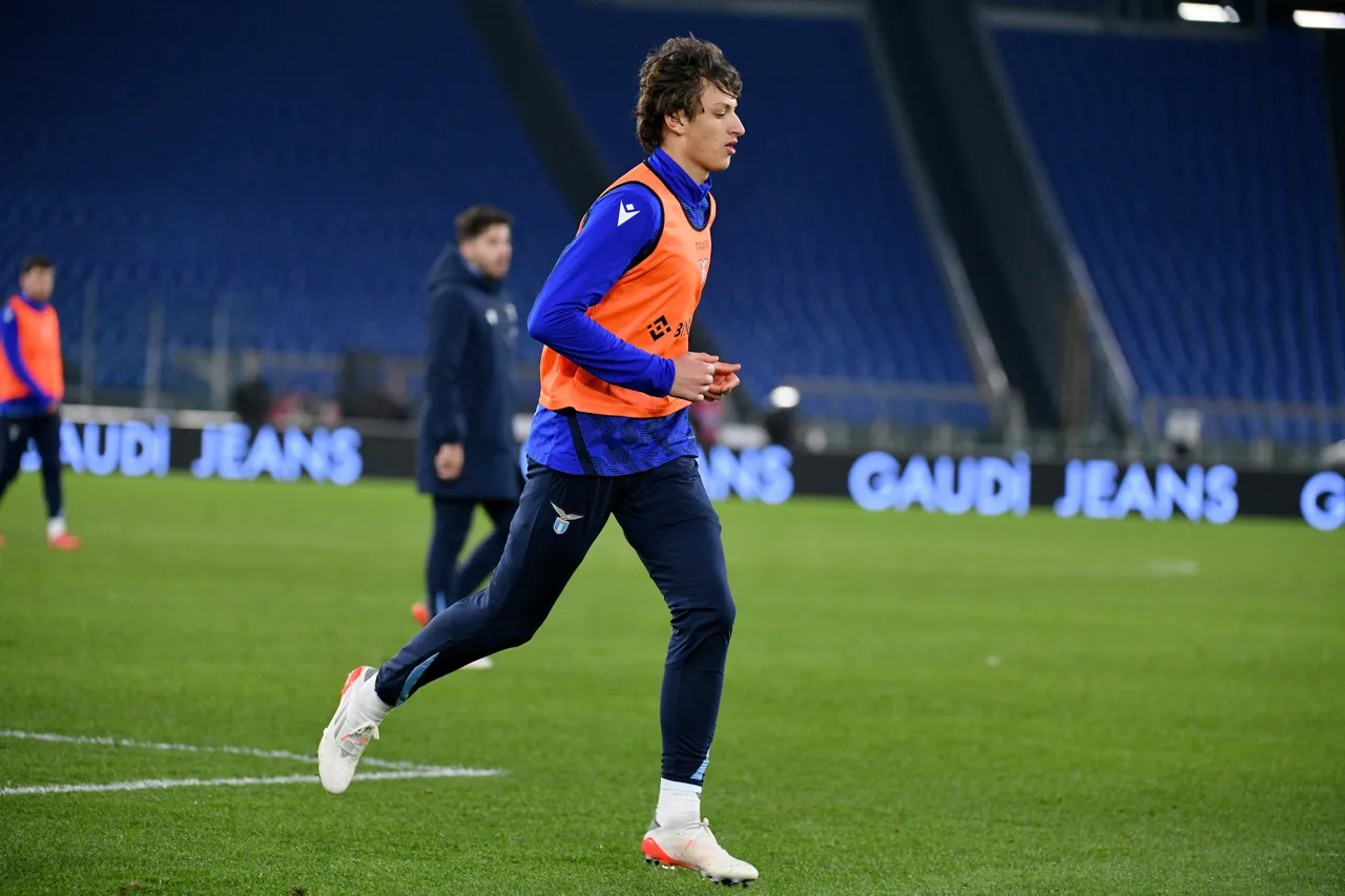 Segna Floriani Mussolini, saluti romani dei tifosi in tribuna